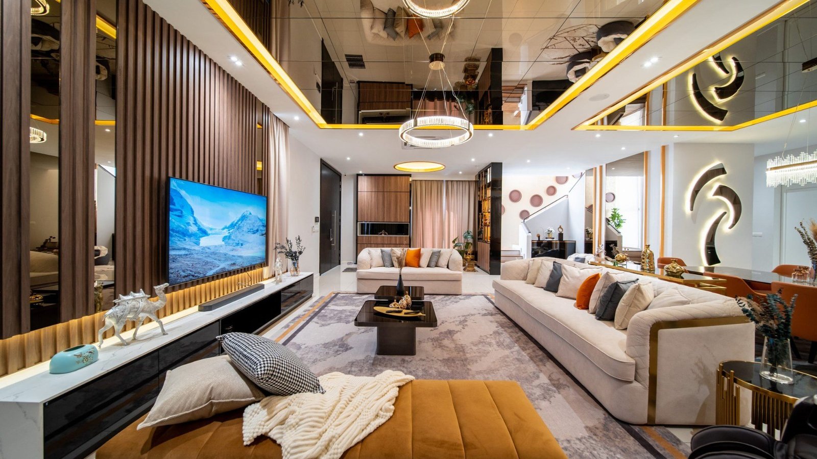 Home Interior Design - Lavish Interiors